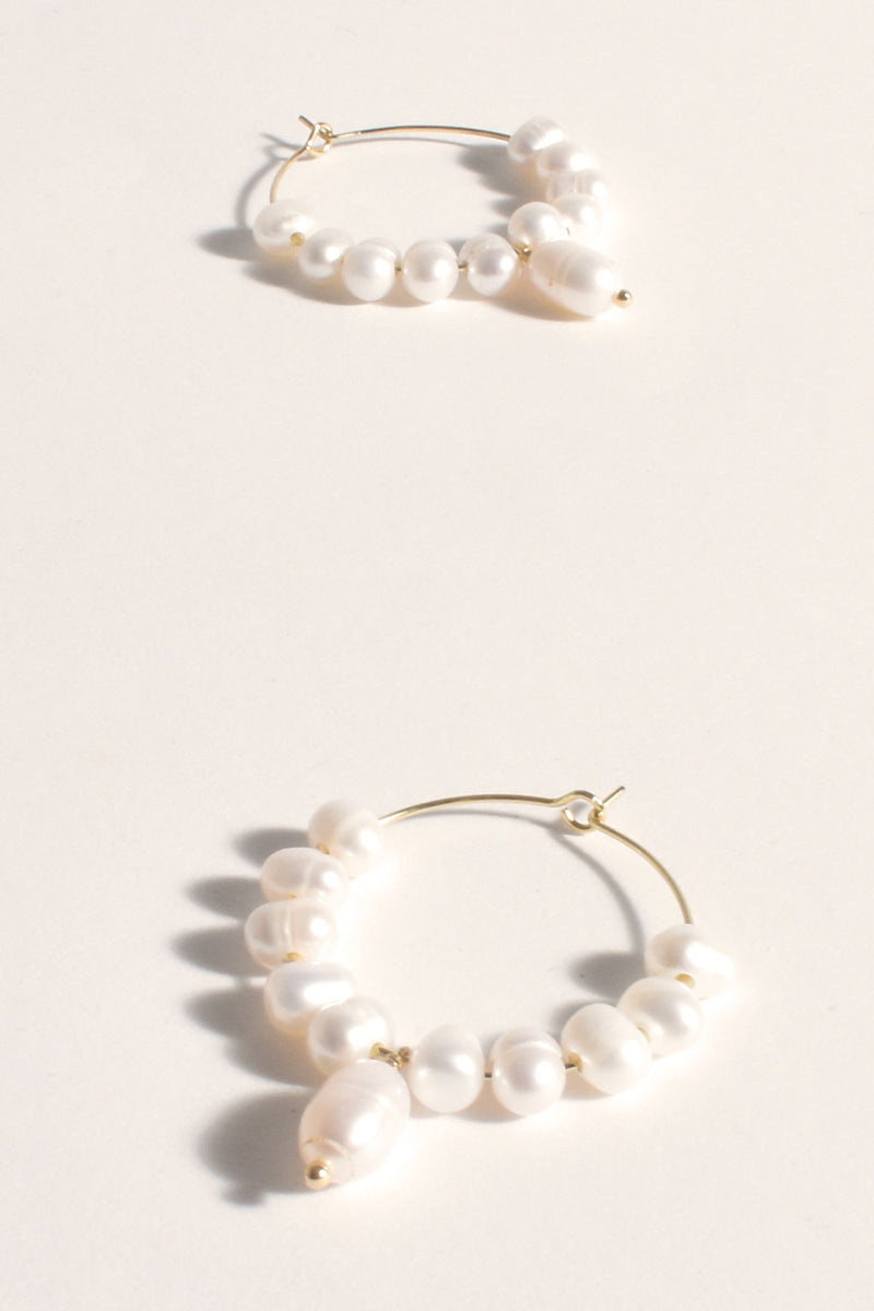 ADORNE ACCESSORIES Freshwater Pearl Drop Hoops - Gold – Smoke & Mirrors Boutique
